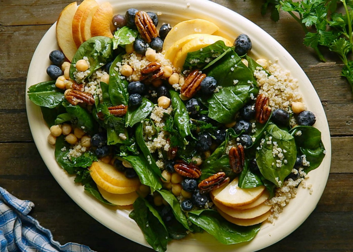 Spinach Quinoa Salad with Candied Pecans - Frugal Hausfrau