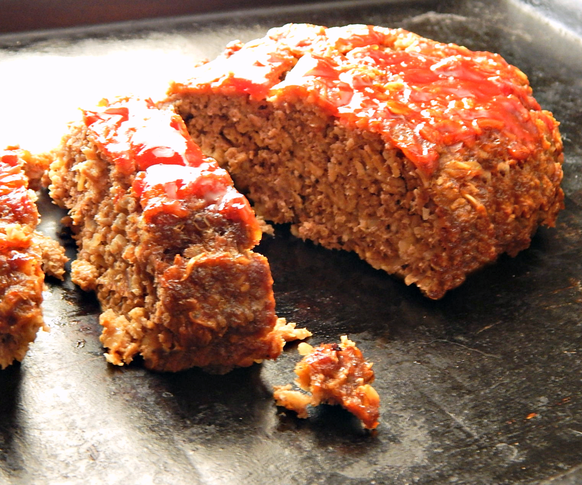 Classic Quaker Oats Meatloaf - Frugal Hausfrau